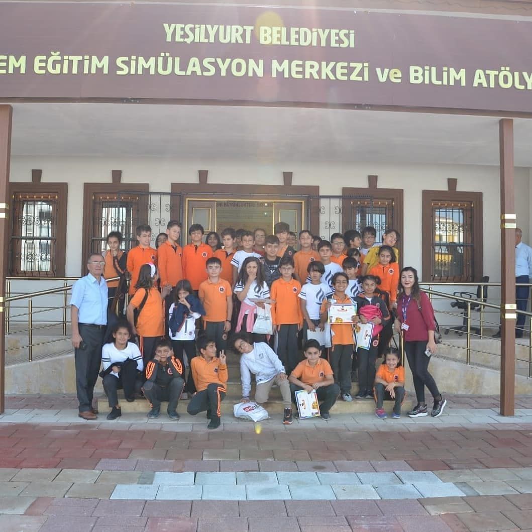 4.sınıflarımız Trafik Eğitim Parkı'nda 4.sınıflarımız Trafik Eğitim Parkı'nda
